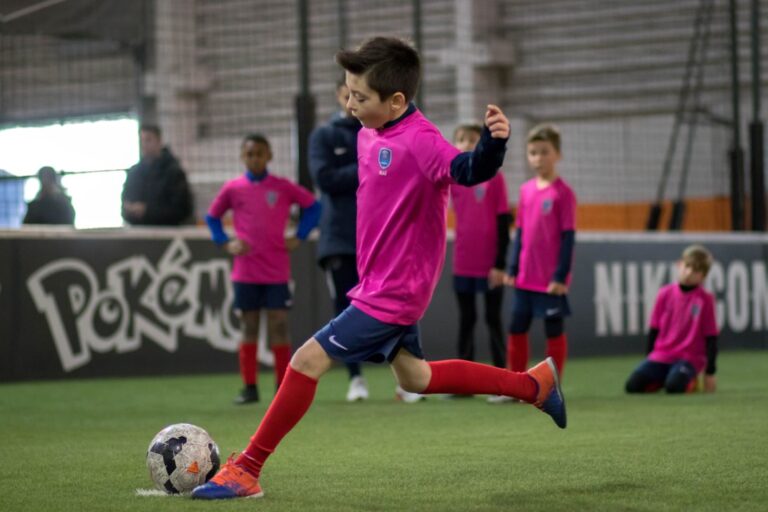 Stages de foot à Bordeaux Mérignac : entraînements de soccer pour les ...